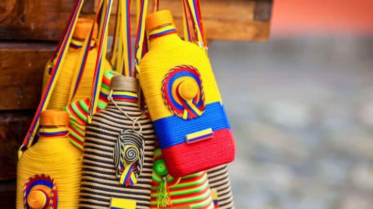 10 Most Popular Colombian Snacks & Best Restaurants To Try